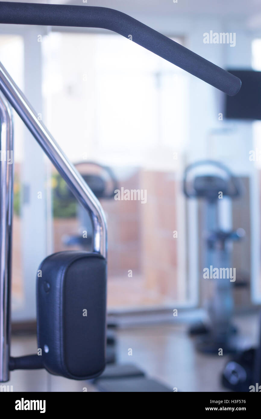 Gym exercise weight training pec deck chest resistance machine in ...