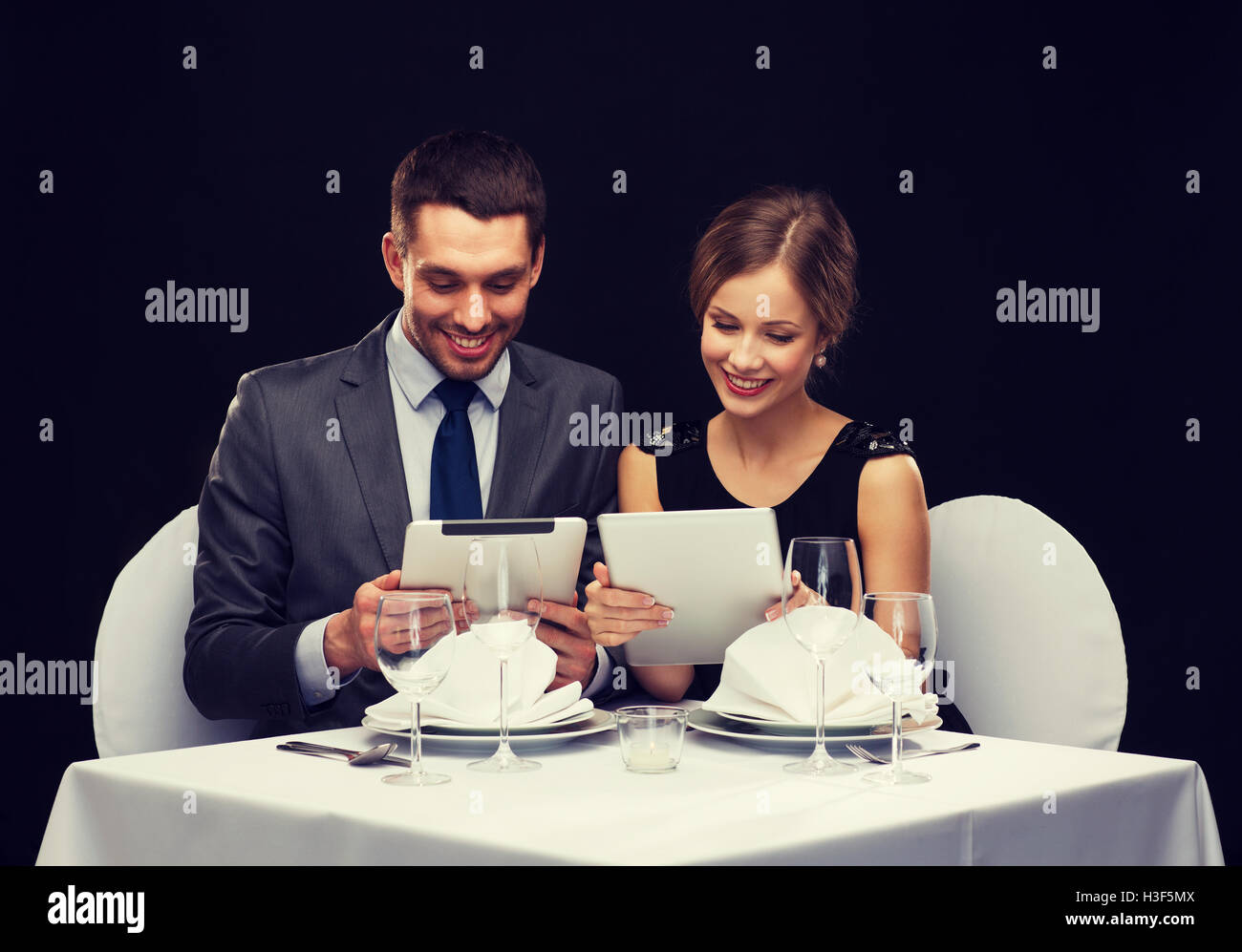 Black Couple Dining Restaurant High Resolution Stock Photography and ...