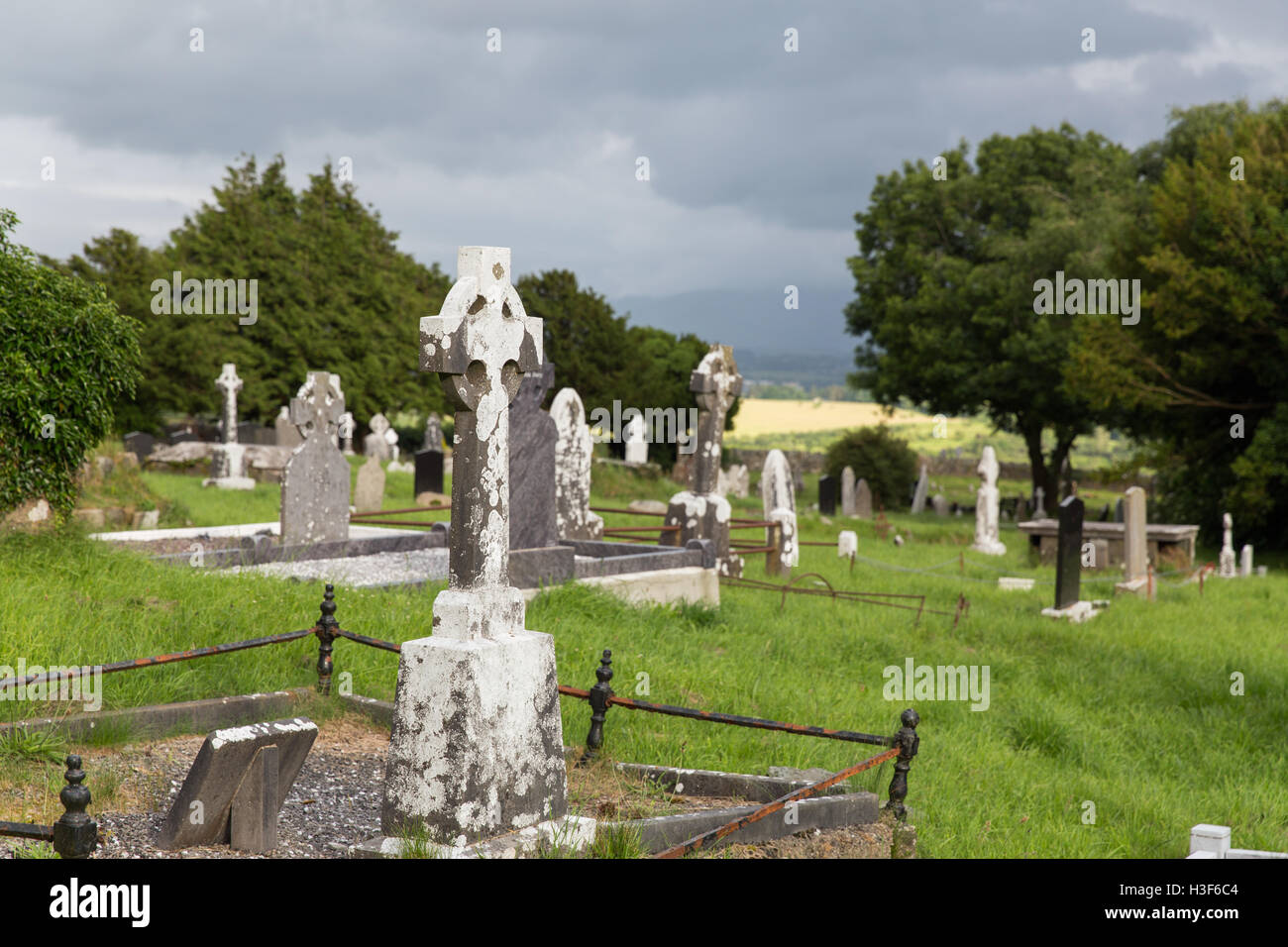 old celtic cemetery graveyard in ireland Stock Photo - Alamy