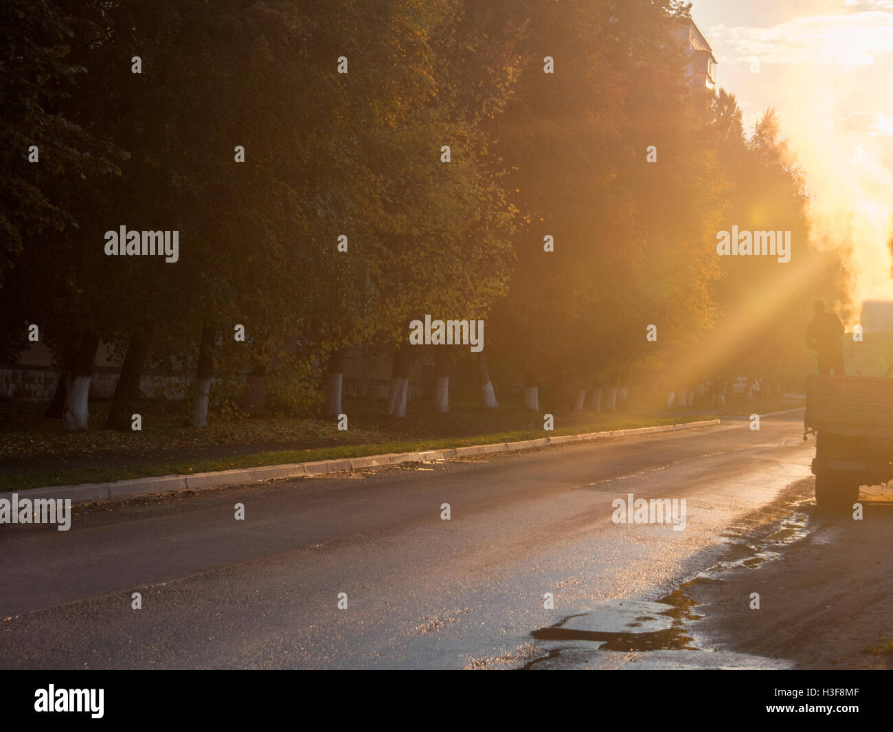Roadside sunset hi-res stock photography and images - Alamy