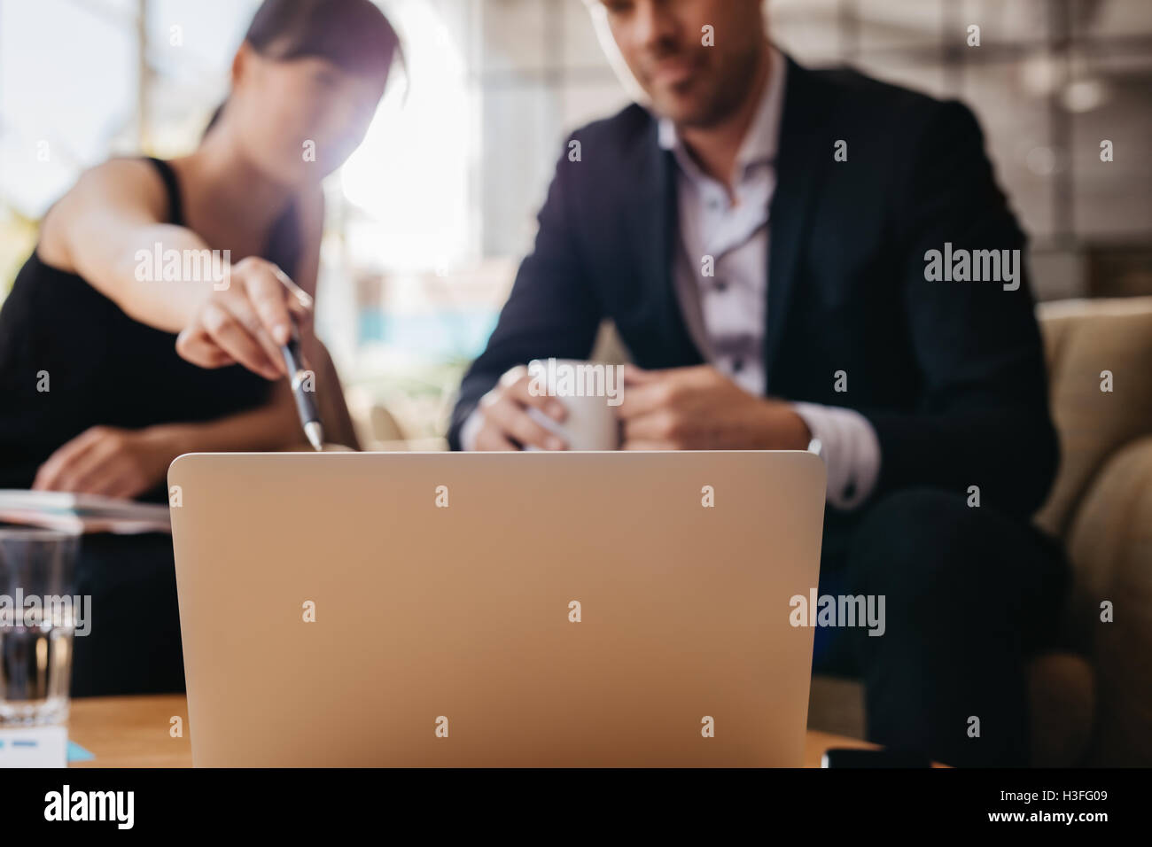 Office lobby screen hi-res stock photography and images - Alamy