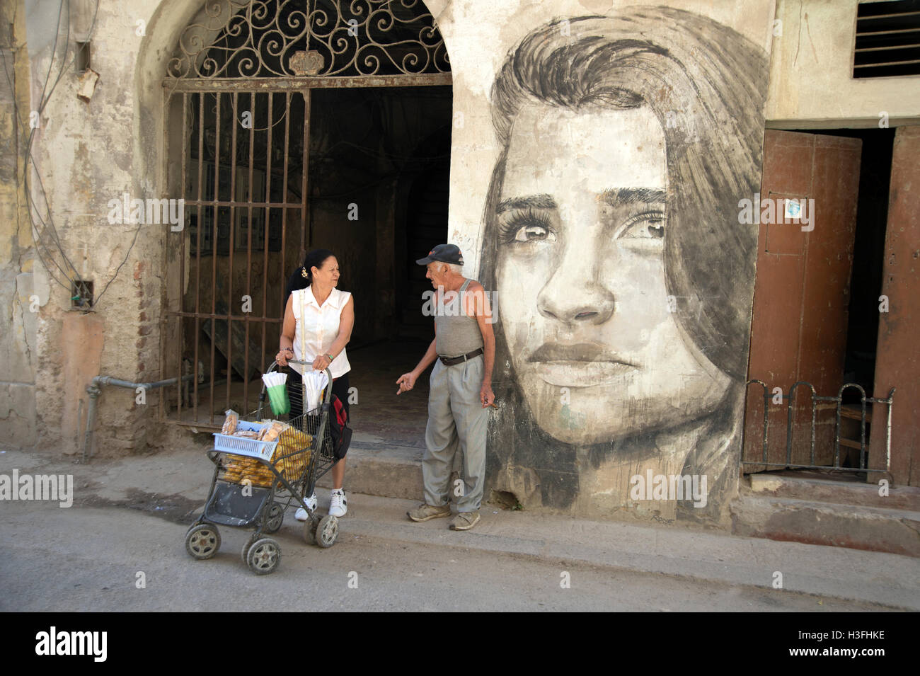 Political wall art in cuba hi-res stock photography and images - Alamy
