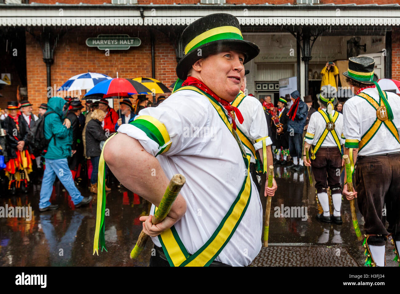 Old Man Dancing High Resolution Stock Photography and Images - Alamy