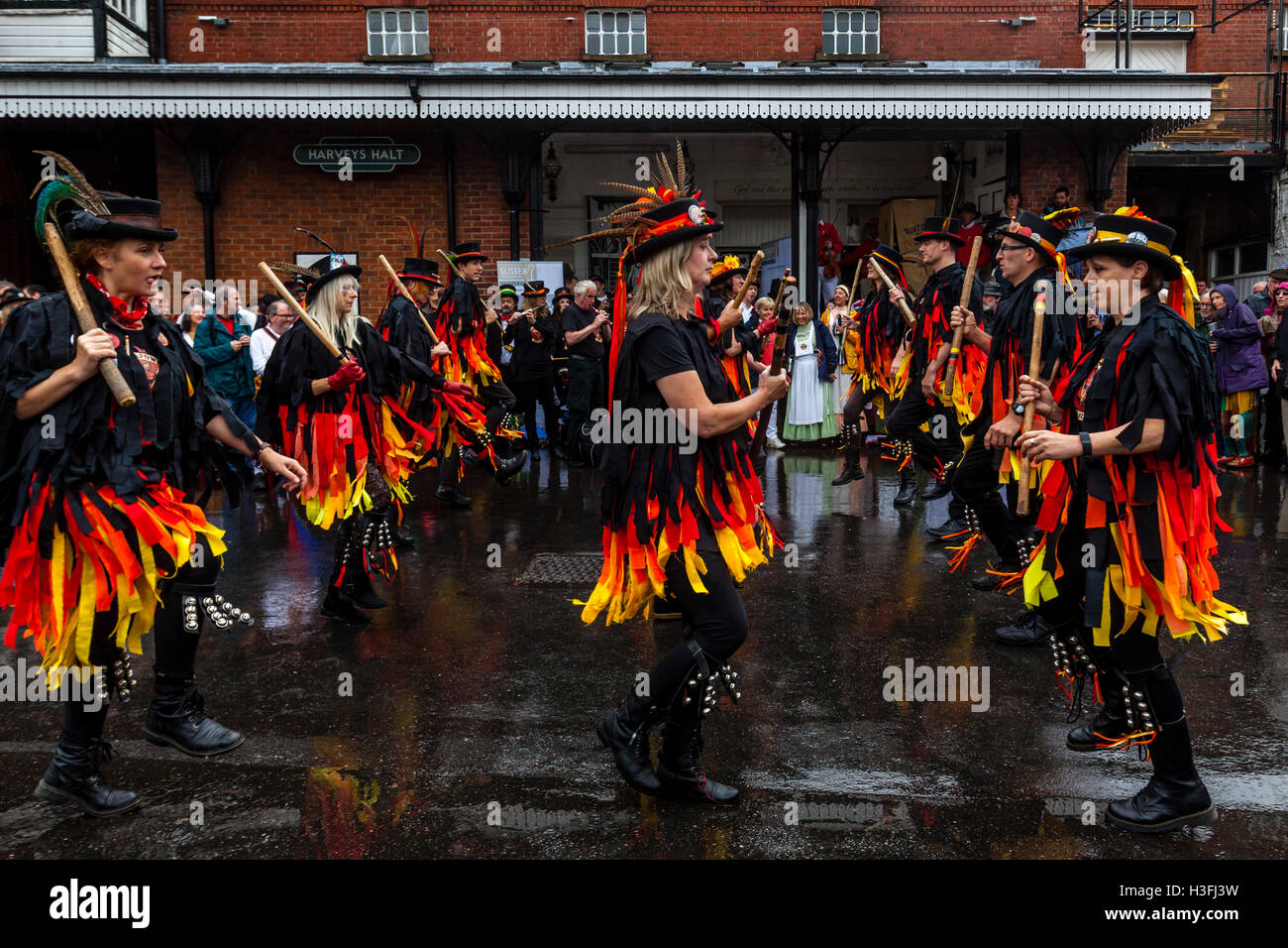 Morris dancers morris dancing hi-res stock photography and images - Alamy