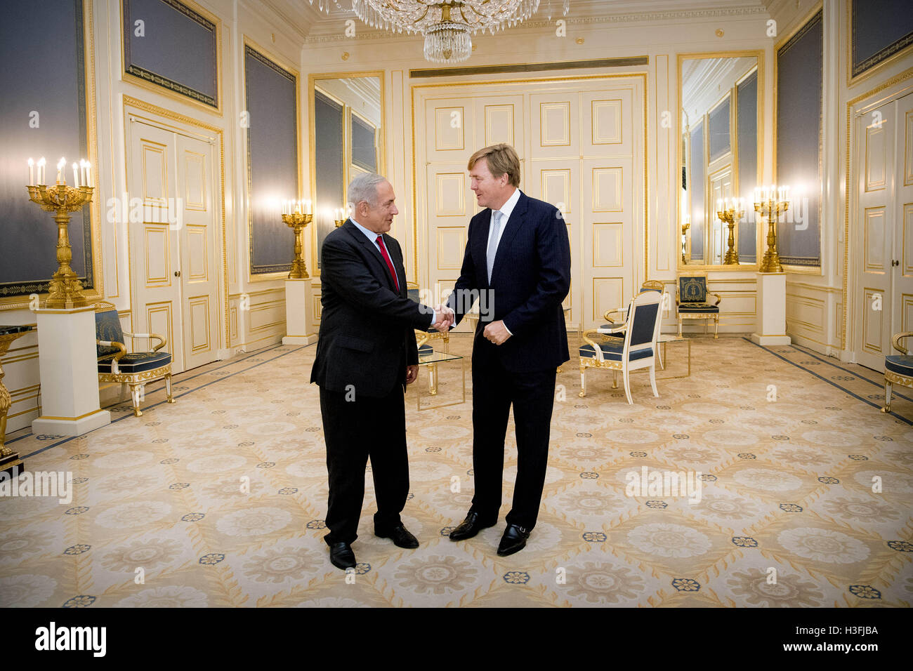 King Willem-Alexander with Prime Minister Benjamin Netanyahu of Israel ...