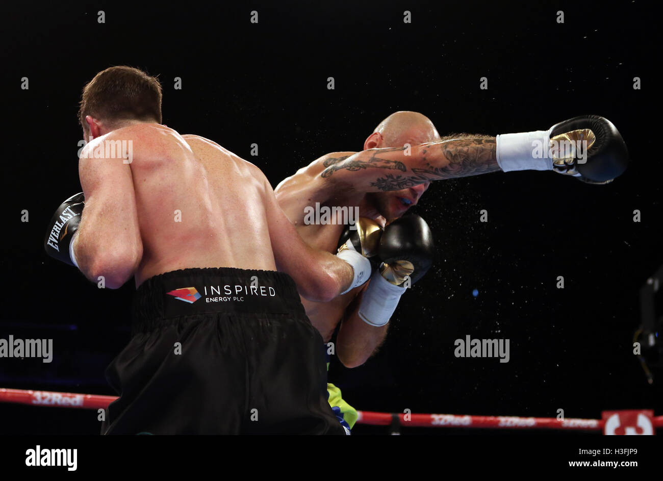 Scott Cardle (left) and Kevin Hooper during the British Lightweight ...