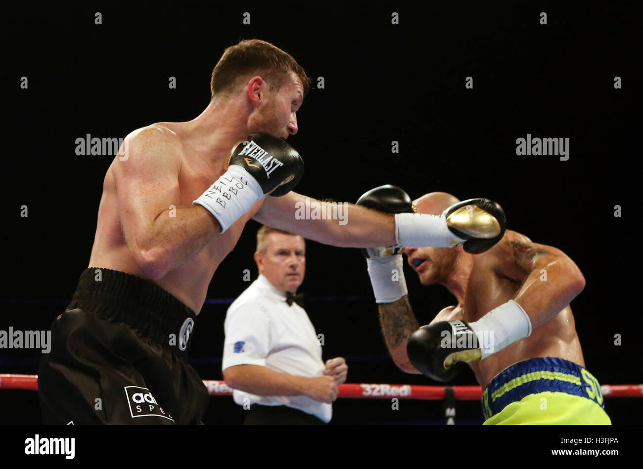 Scott Cardle (left) and Kevin Hooper during the British Lightweight ...