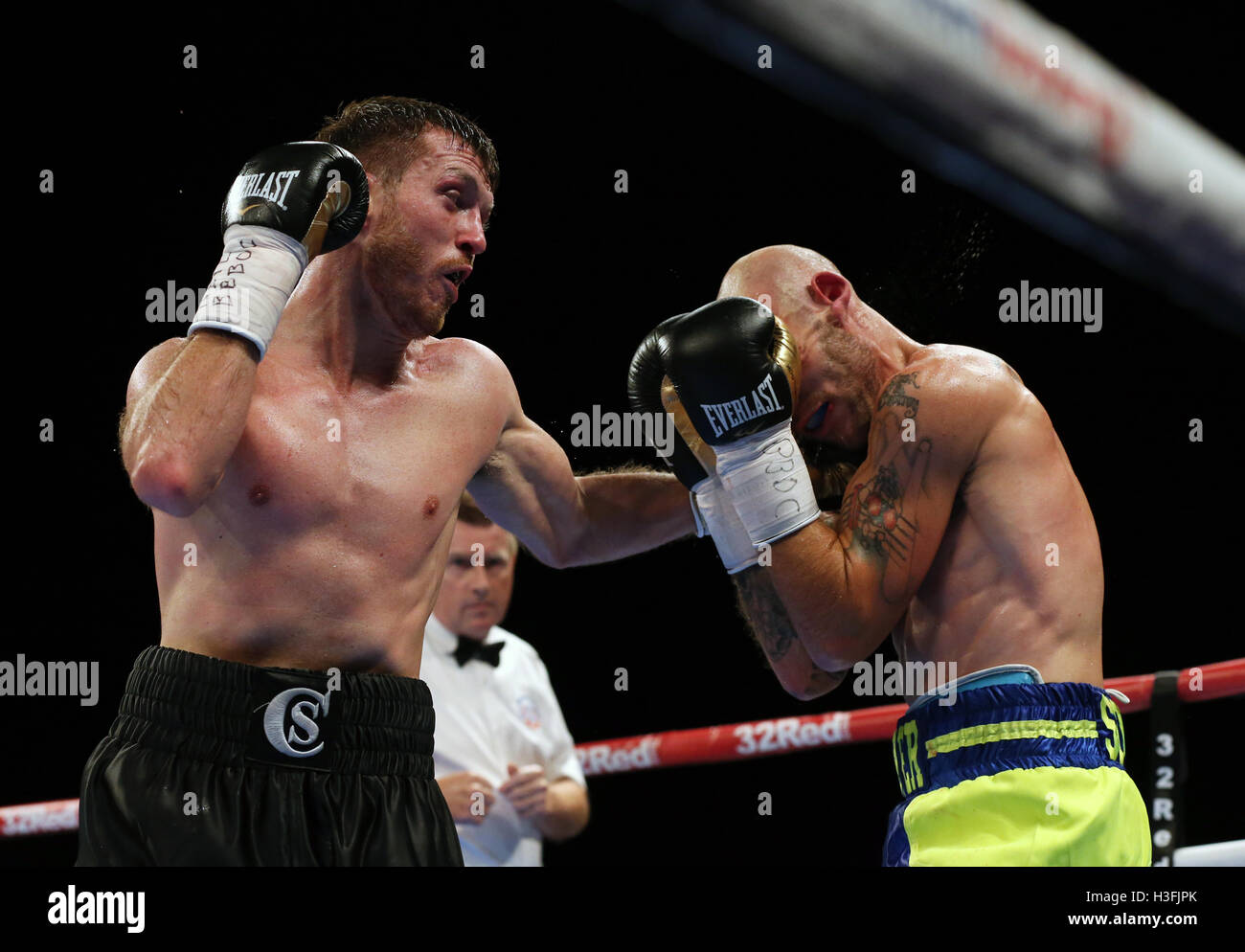 Scott Cardle (left) and Kevin Hooper during the British Lightweight ...