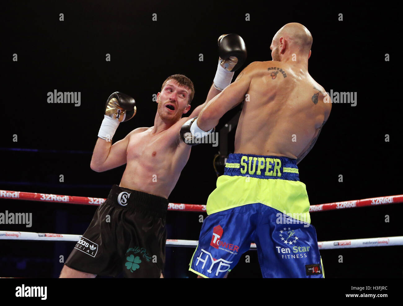 Scott Cardle (left) and Kevin Hooper during the British Lightweight ...