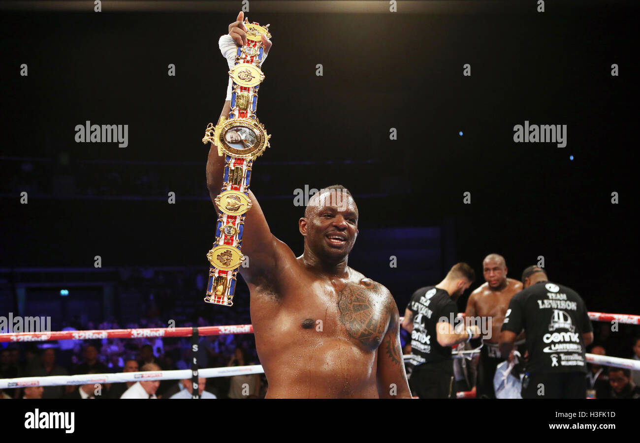 Dillian Whyte celebrates beating Ian Lewison in the British Heavyweight ...