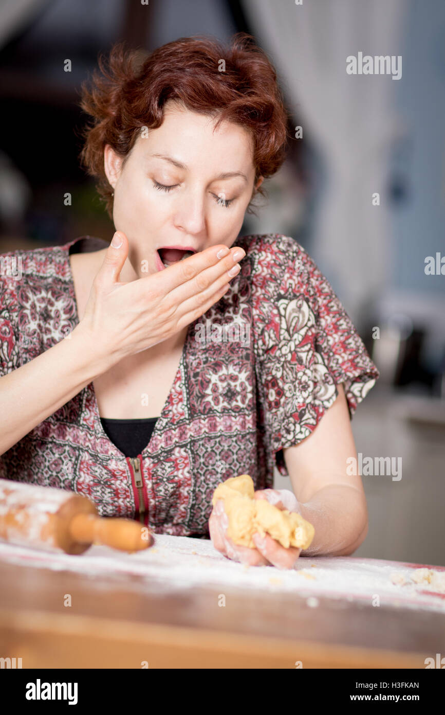 Yawning woman hi-res stock photography and images - Alamy