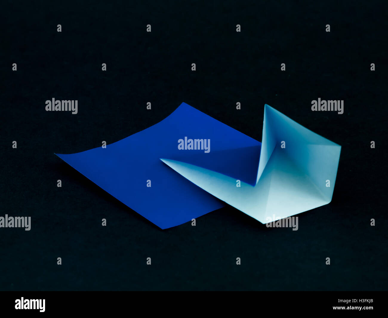 Japanese Origami Toys Folding Instructions; How to Play Stock Photo - Alamy