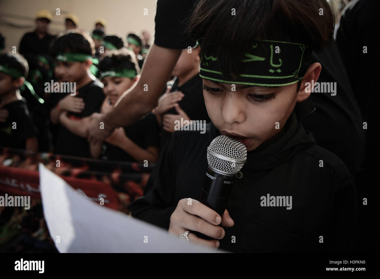 Manama, Bahrain. 07th Oct, 2016. Bahraini children in the village of ...