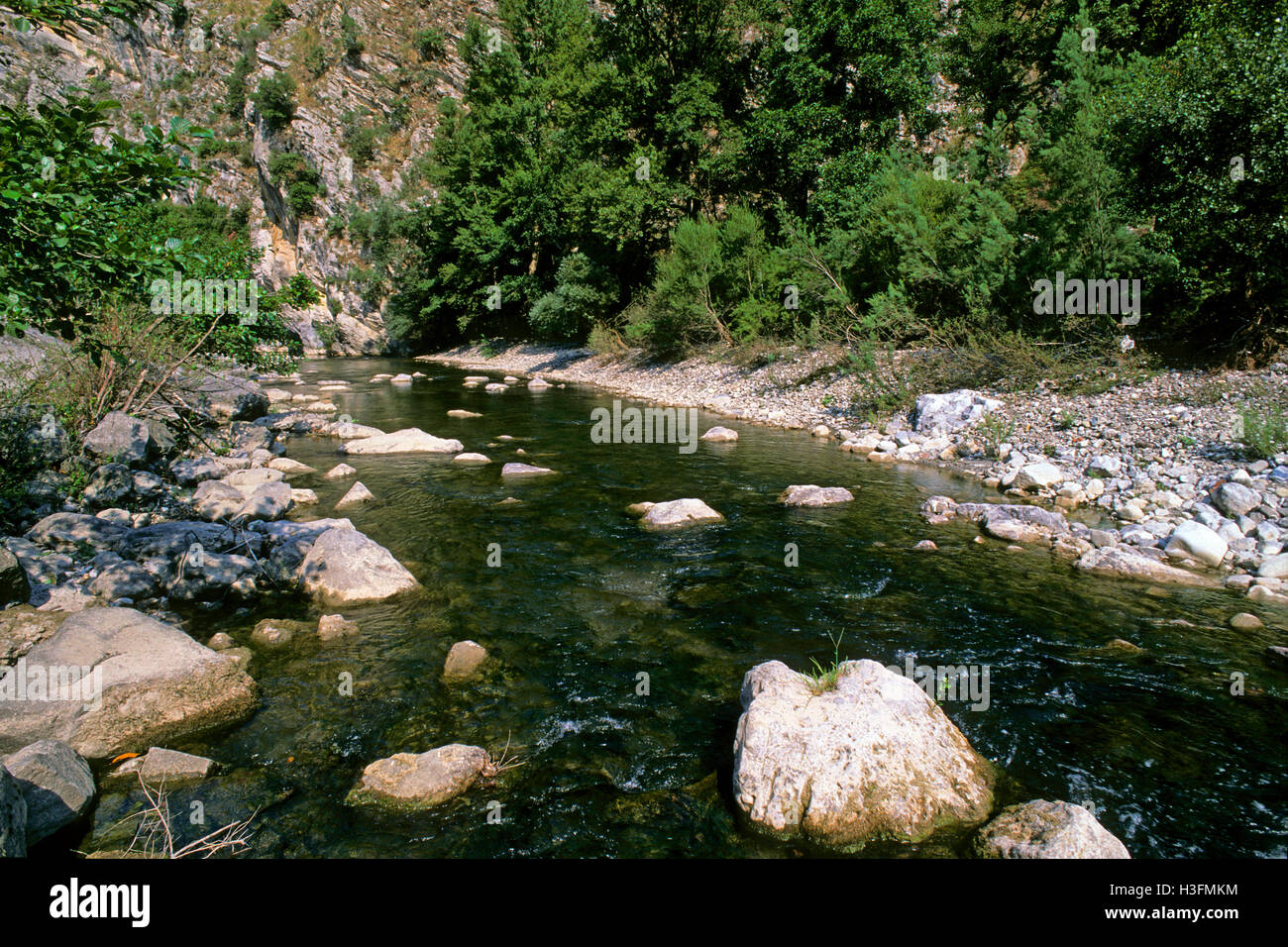 Mingardo river flowing in the Valle dell'Inferno, Cilento - Vallo di ...
