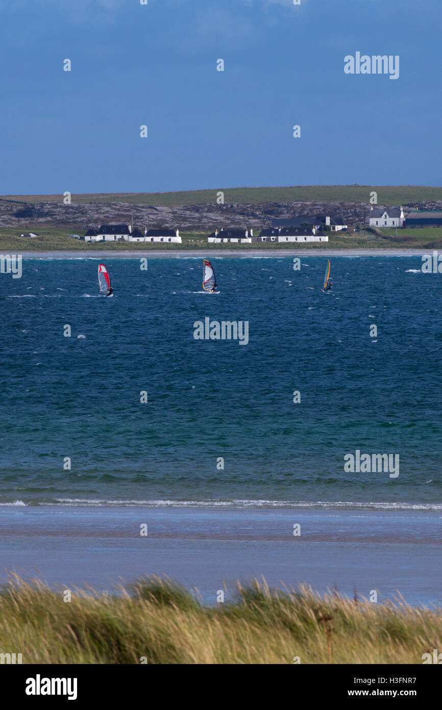 Tiree windsurfers beach scotland hi-res stock photography and images ...