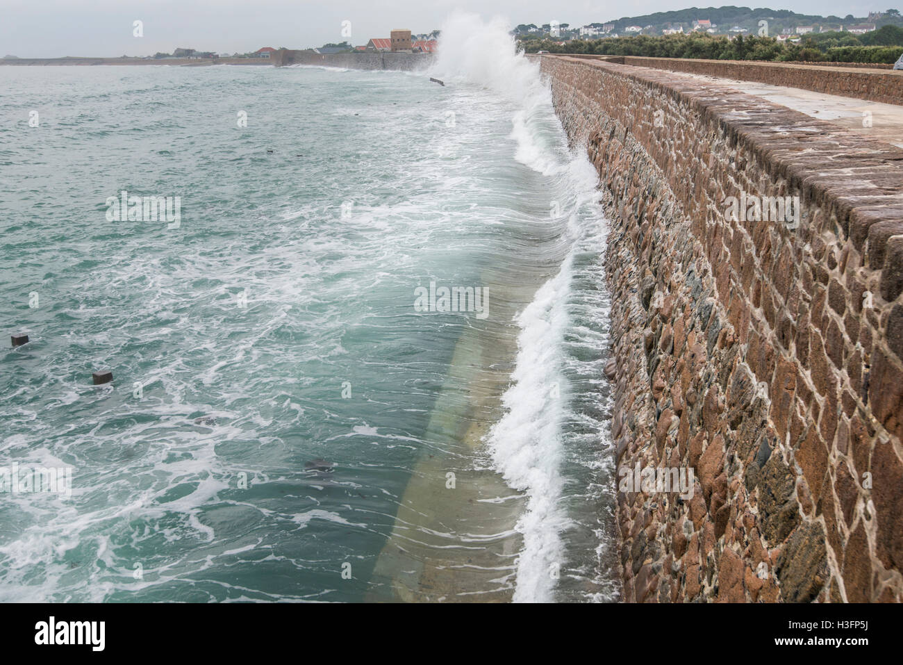 Wave crashing sea wall hi-res stock photography and images - Alamy