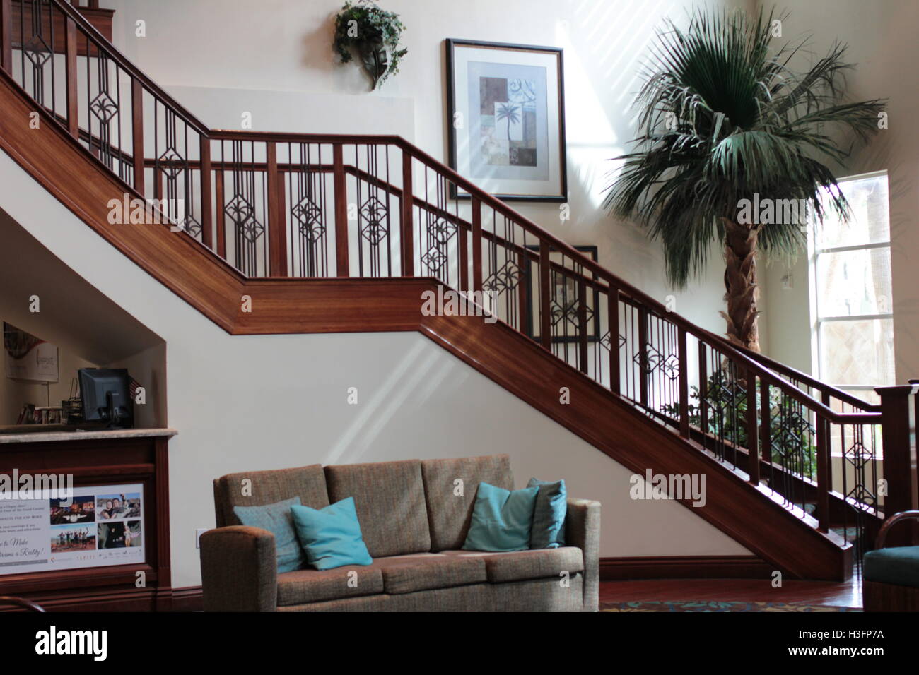 Sweeping Staircase Stock Photos & Sweeping Staircase Stock Images - Alamy