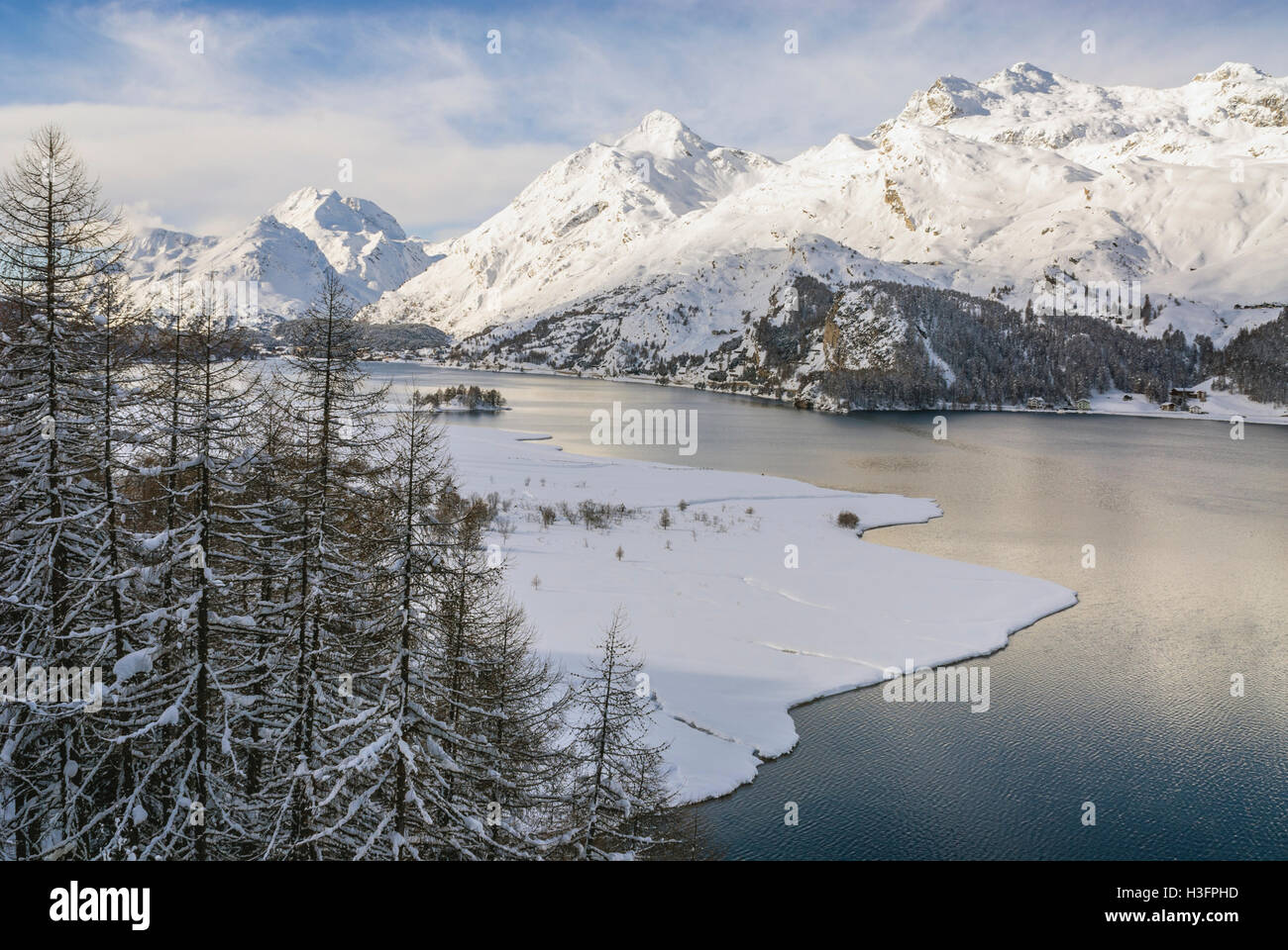 Swiss alps mountain lake landscape hi-res stock photography and images ...