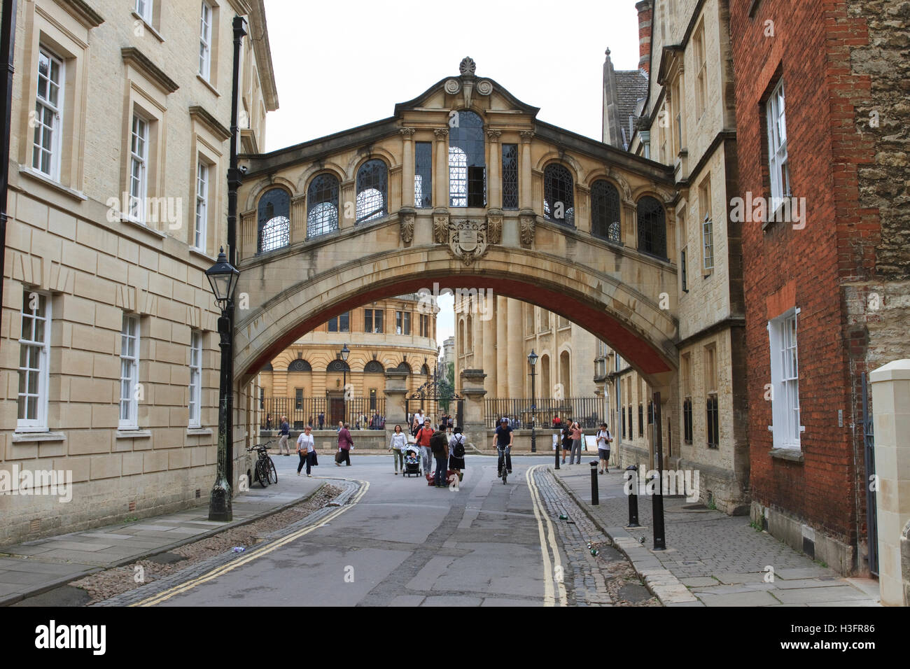 Hertford Bridge (Bridge of Sighs) in Oxford, England Stock Photo - Alamy
