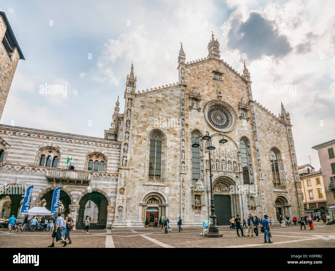 The duomo, como hi-res stock photography and images - Alamy