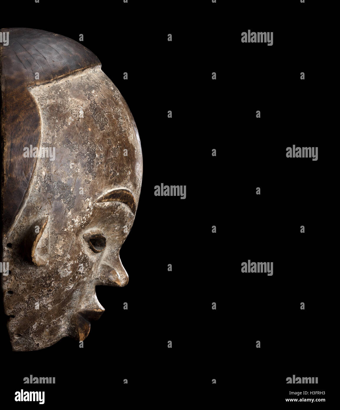 Carved mask hi-res stock photography and images - Alamy