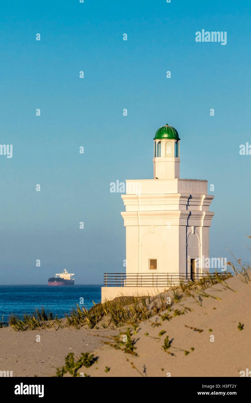 Light house ship hi-res stock photography and images - Alamy