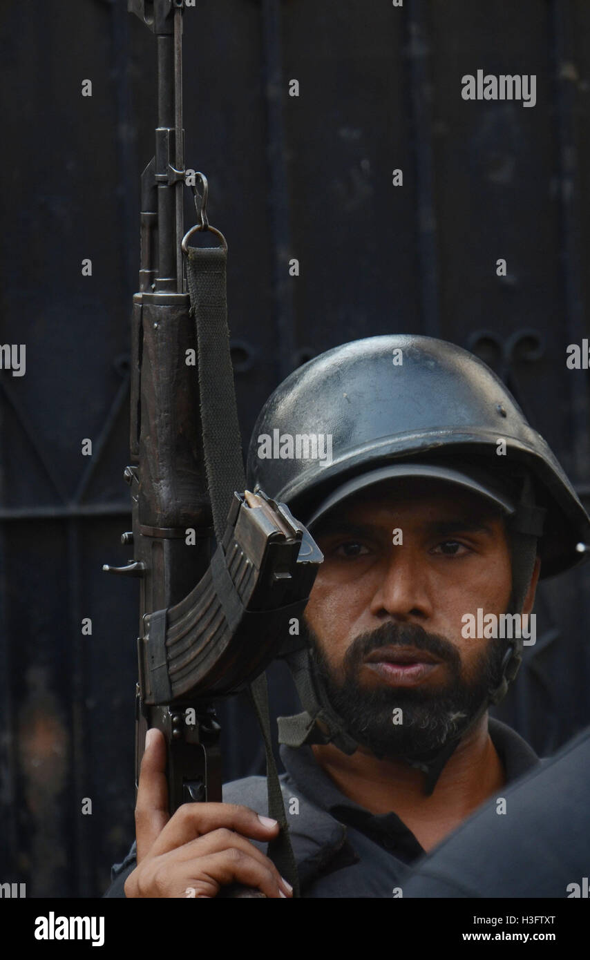 Lahore, Pakistan. 08th Oct, 2016. Pakistani security forces, Punjab ...