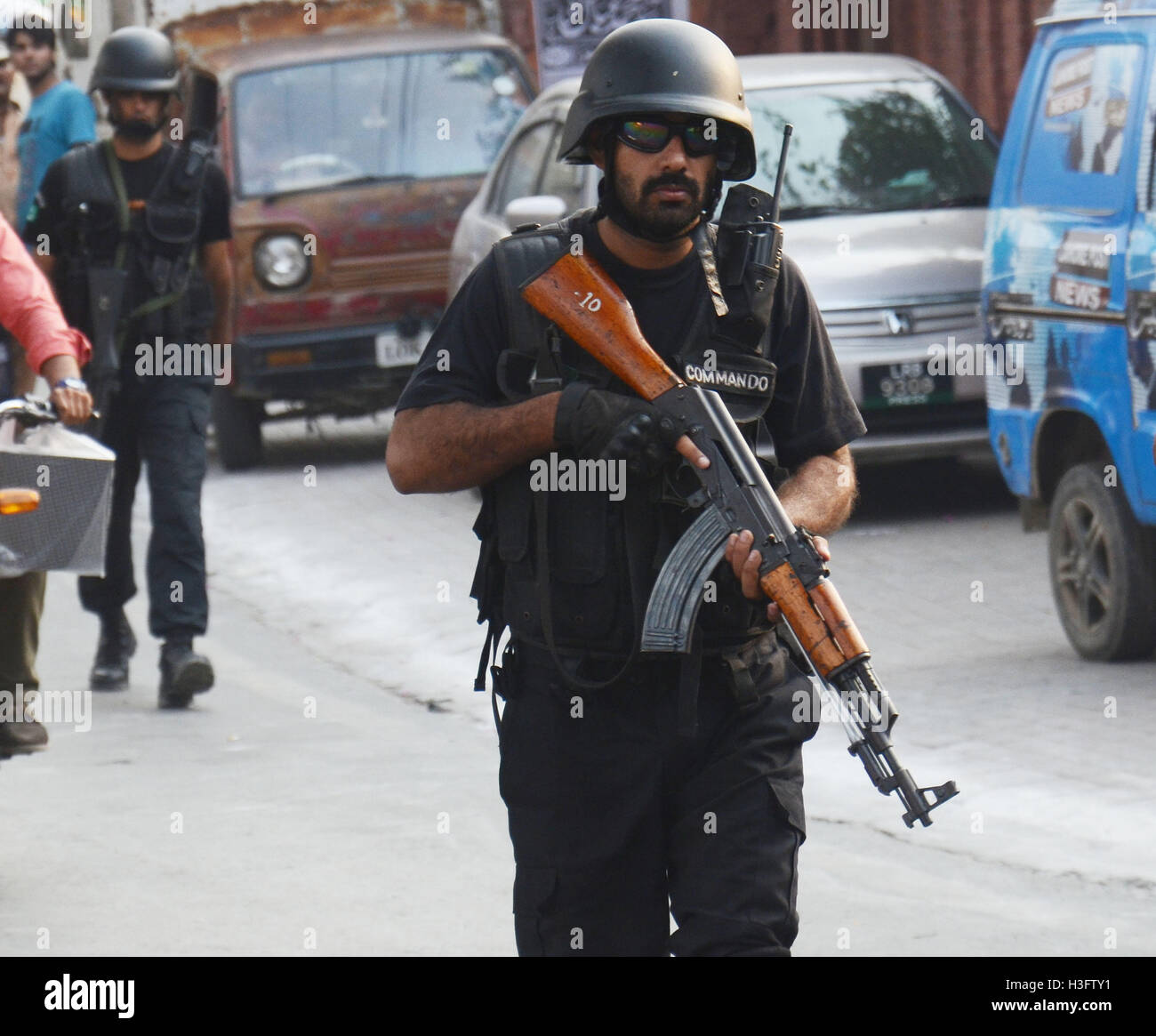 Lahore, Pakistan. 08th Oct, 2016. Pakistani security forces, Punjab ...