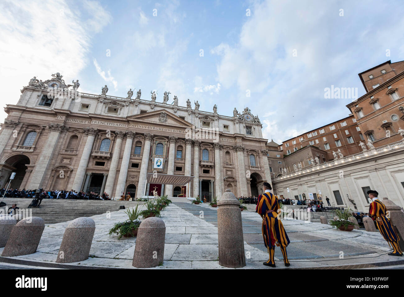 Vatican City, Vatican. 08th Oct, 2016. Pope Francis attends a Marian ...