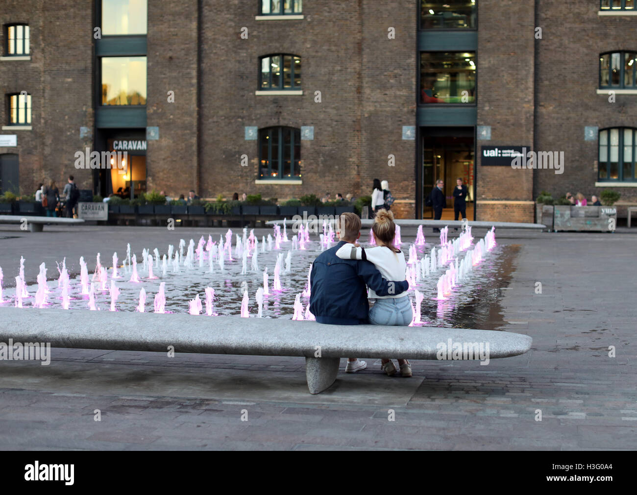 Granary square fountain hi-res stock photography and images - Alamy