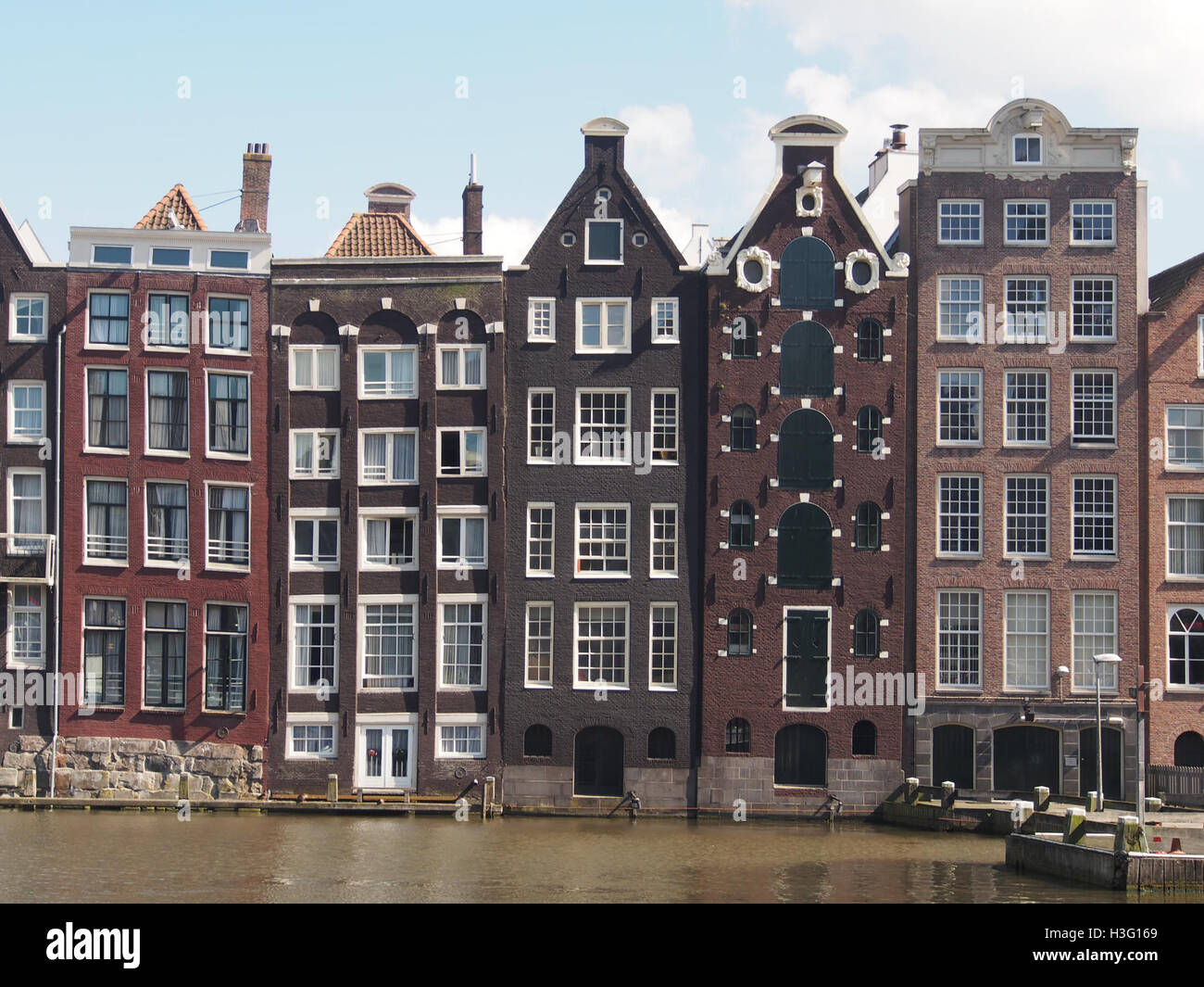 Side view commercial buildings hi-res stock photography and images - Alamy