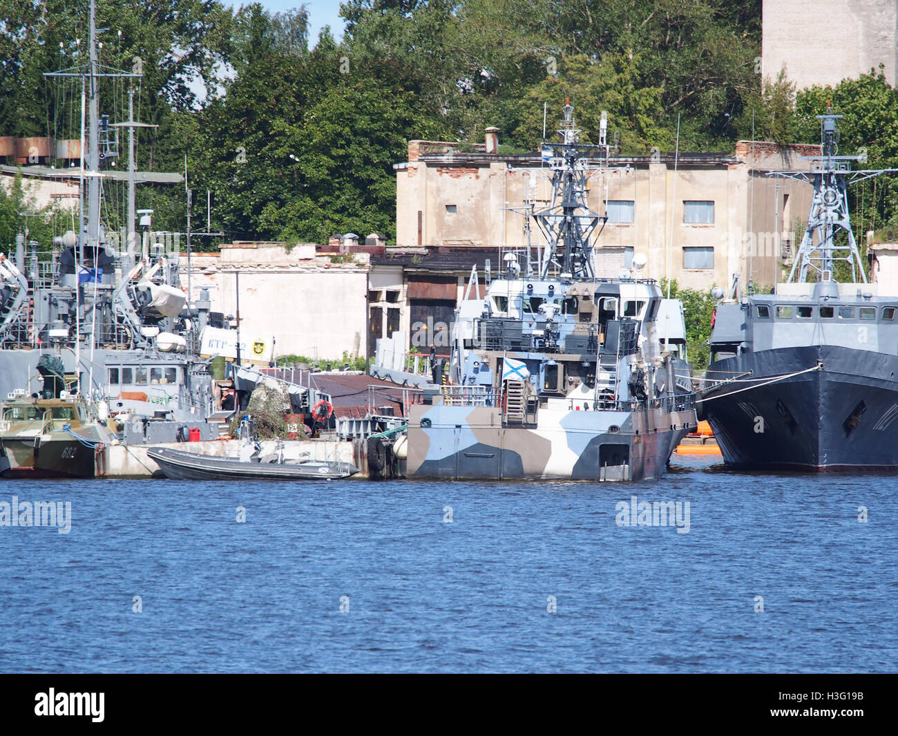 Russian navy vessel docked military hi-res stock photography and images ...