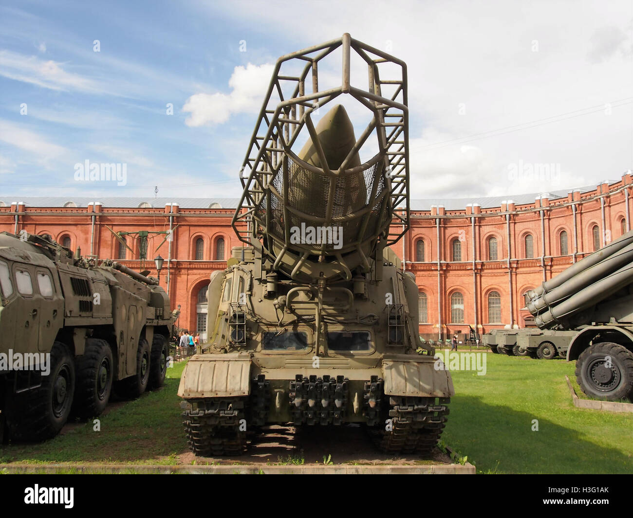 2p19 transporter erector launcher 8k14 rocket 9k72 hi-res stock ...