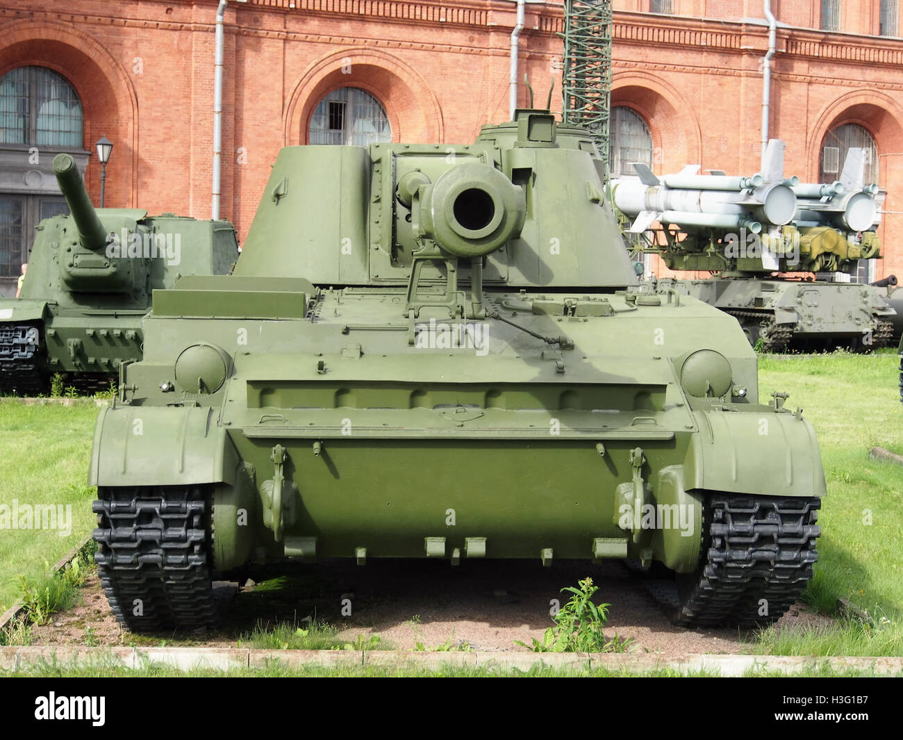 2s1 gvozdika tank hi-res stock photography and images - Alamy
