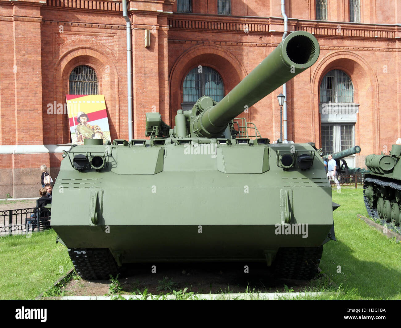 2s7 pion self propelled artillery 203 hi-res stock photography and ...