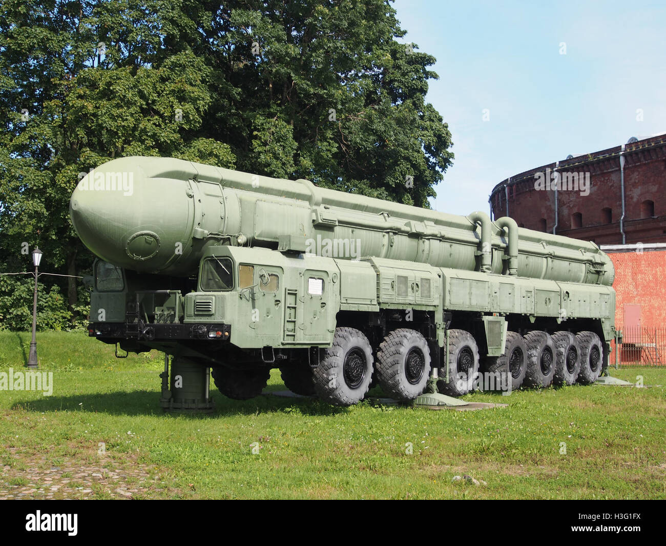 The *Topol ICBM* (Intercontinental Ballistic Missile) models 15U168 and ...