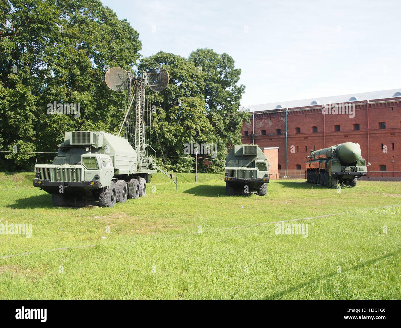 The Topol missile systems, including models 15V75, 15V148, and 15U168 ...