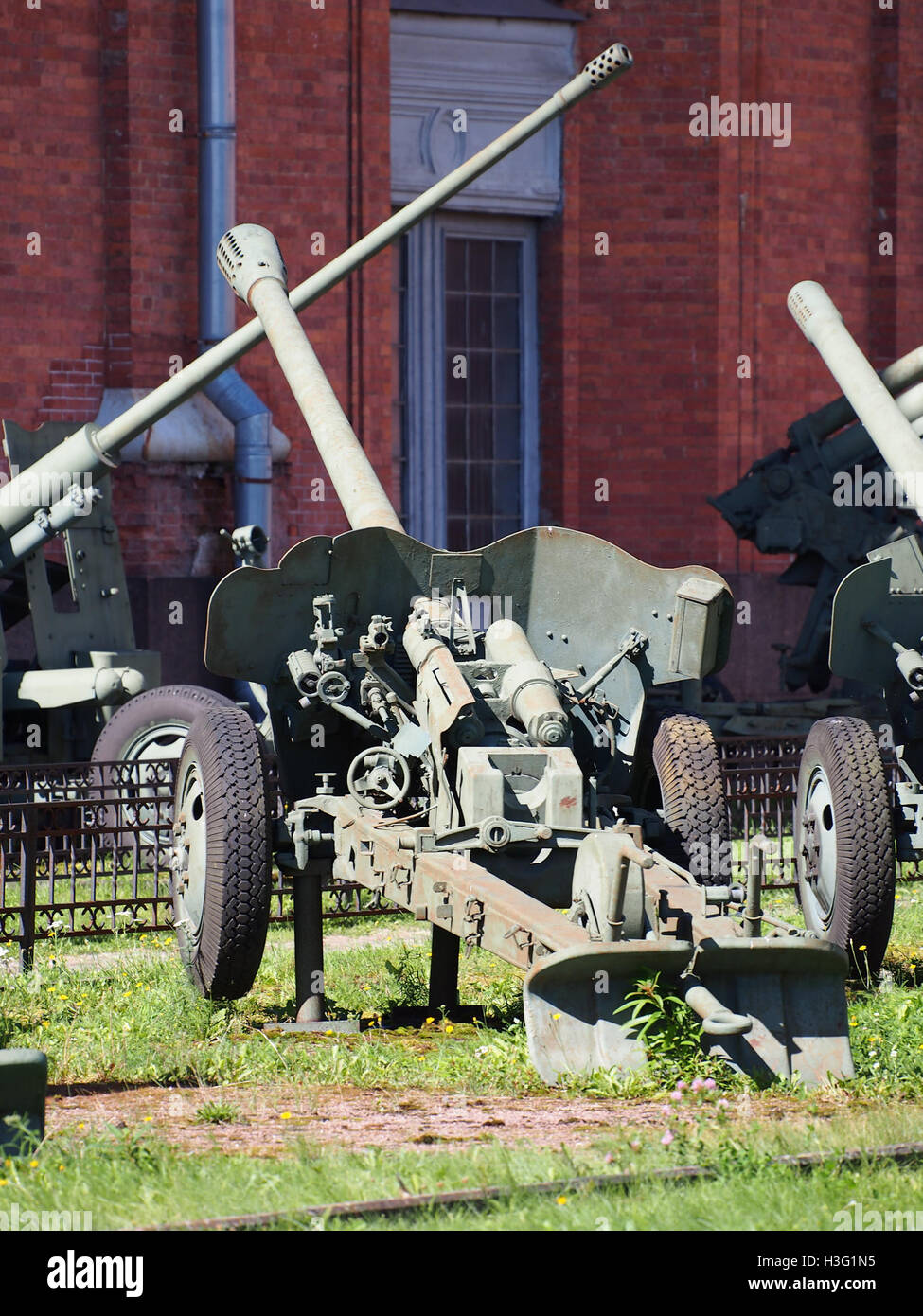 The M-12 (2A29) artillery piece, displayed at the Artillery Museum in ...
