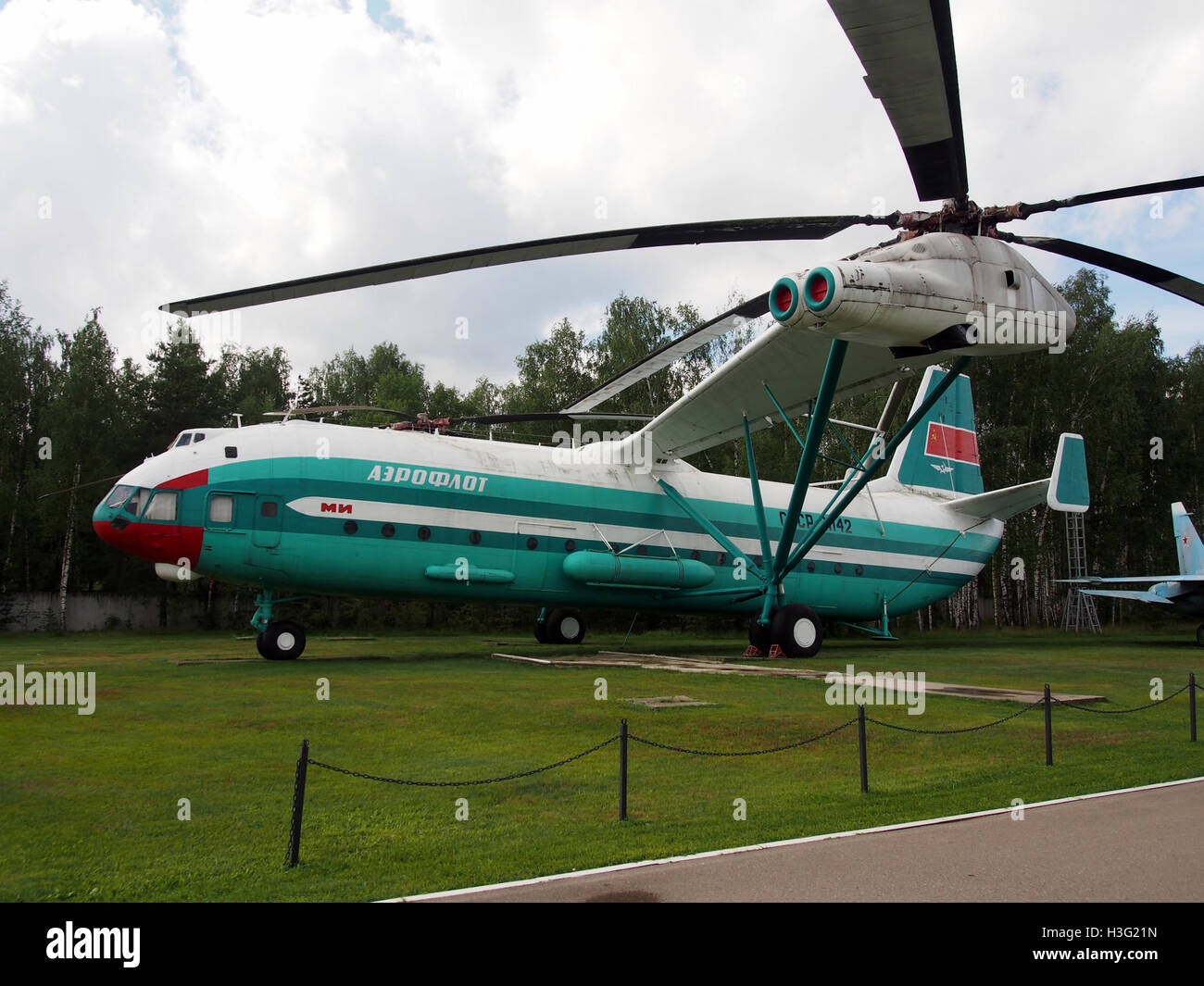 The Mil V-12, a Soviet heavy transport helicopter (CCCP-21142), is ...