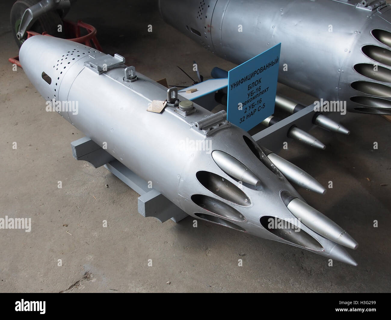 Rocket pod hi-res stock photography and images - Alamy