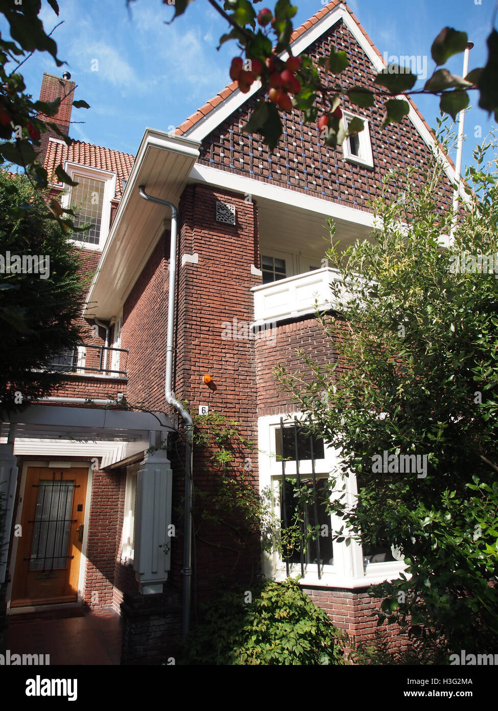 Haringvlietstraat 6 is an address located in Rotterdam, Netherlands ...