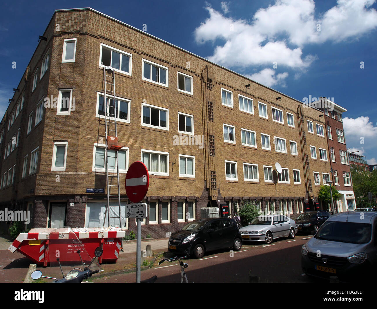 Image shows buildings corner hi-res stock photography and images - Alamy