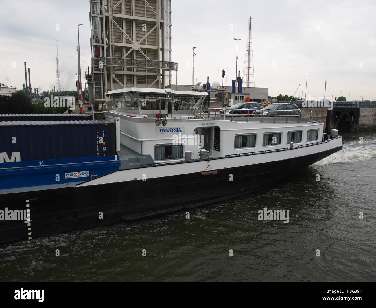 The image features the 'Devonia' ship (ENI 02332651) docked at the Port ...