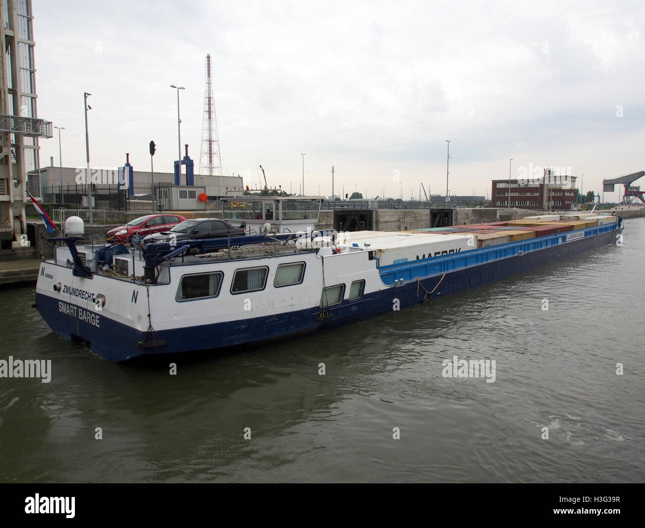 The Smart Barge, identified with ENI number 02330036, is a modern ...