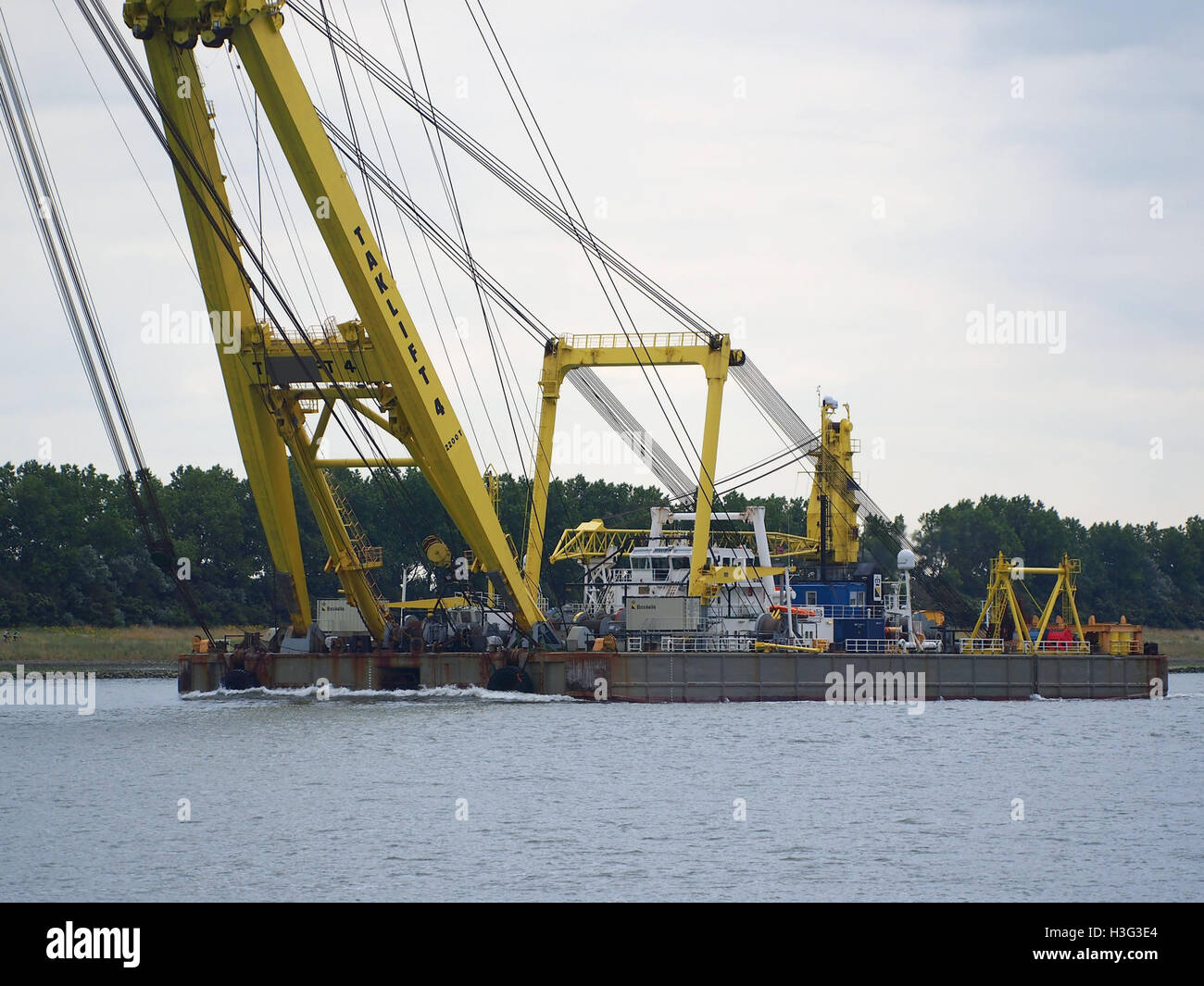 TAKLIFT 4 is a floating sheerleg crane, registered under IMO number ...
