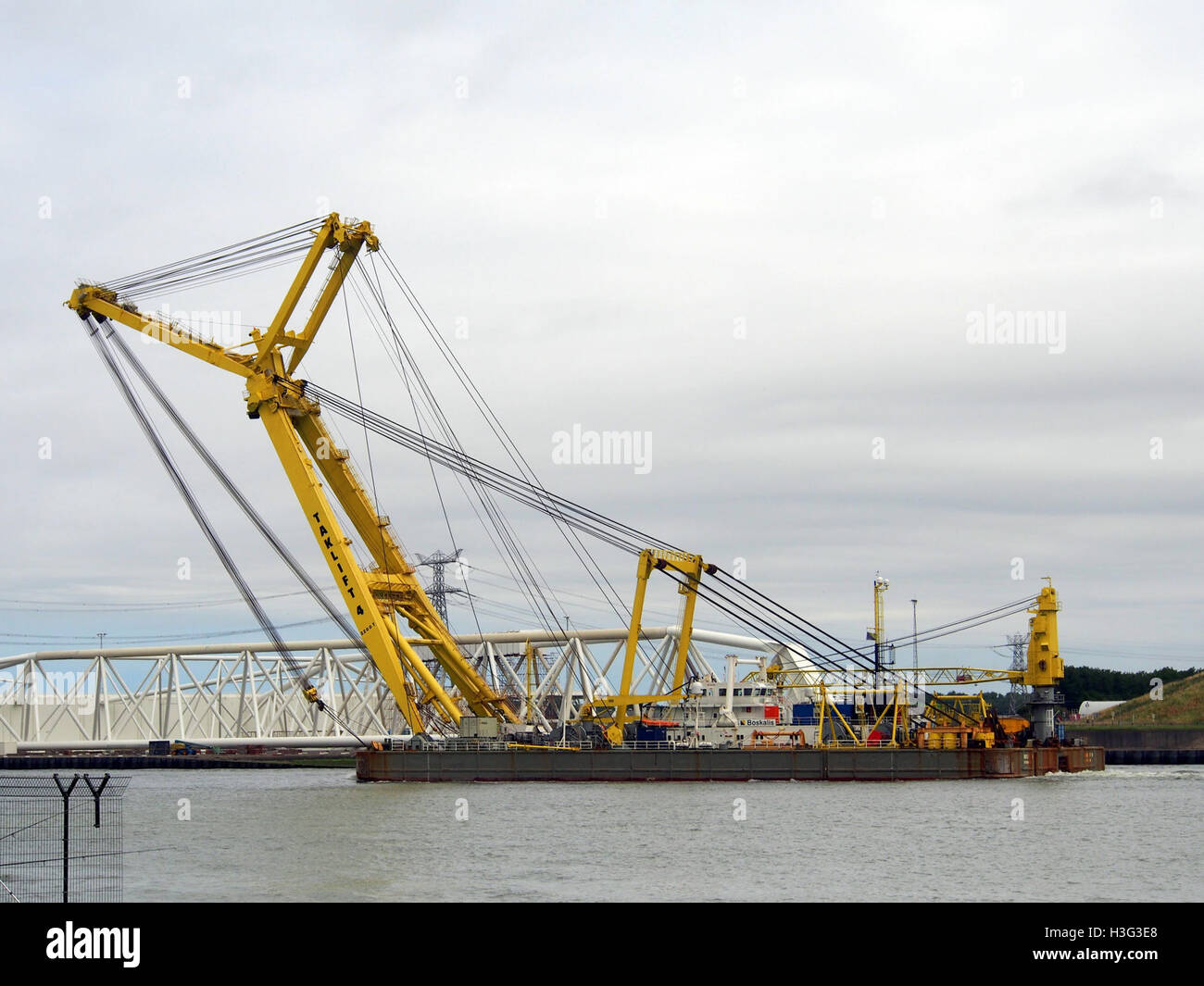 TAKLIFT 4 is a floating sheerleg crane with IMO number 8010506 ...