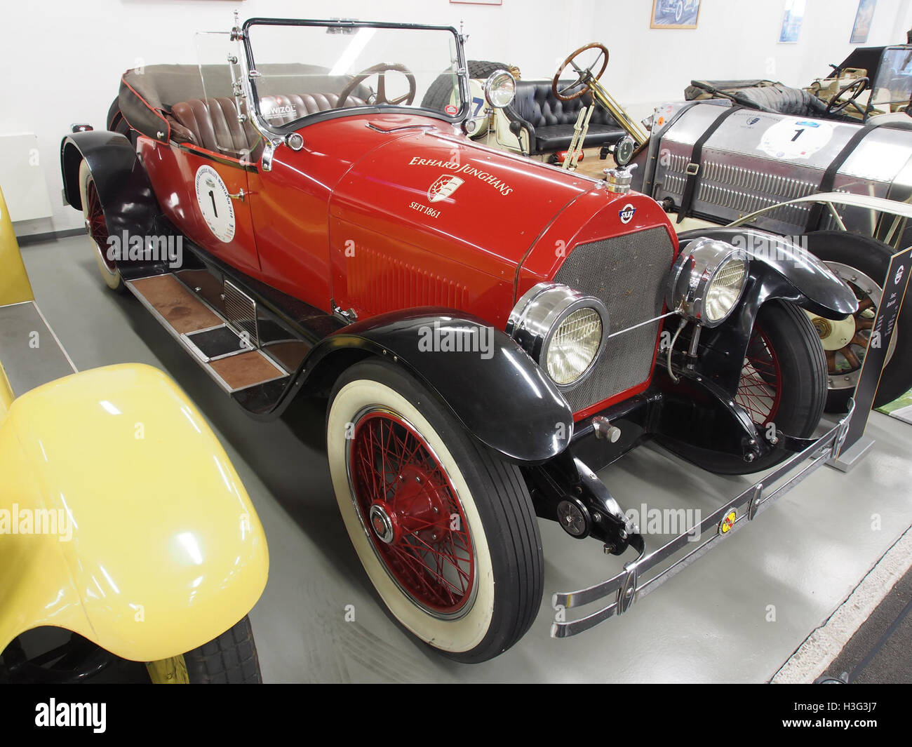 A 1923 Stutz Bearcat, featuring a 4-cylinder engine with 70 horsepower ...