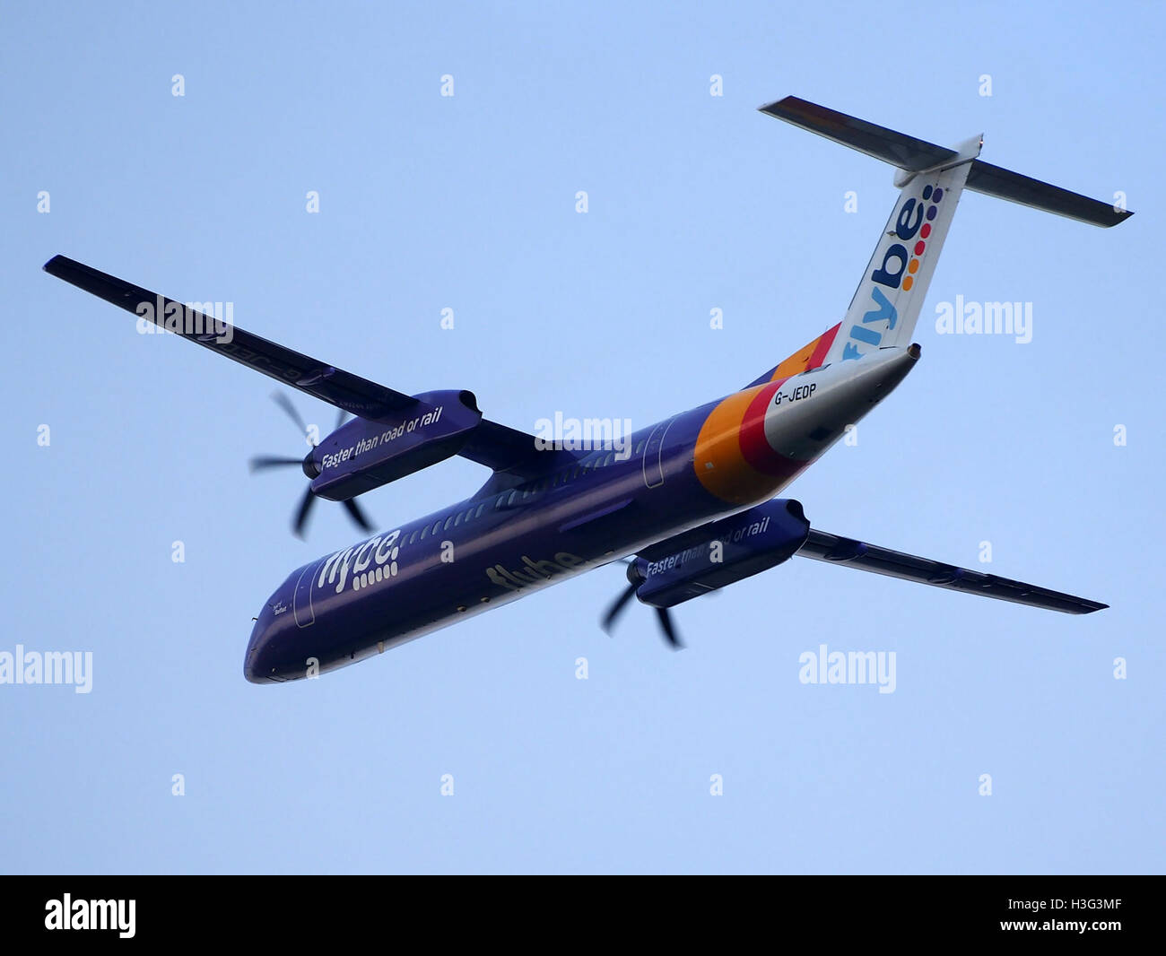 G-JEDP - Bombardier Dash 8 Q400 takeoff from Schiphol pic3 Stock Photo ...