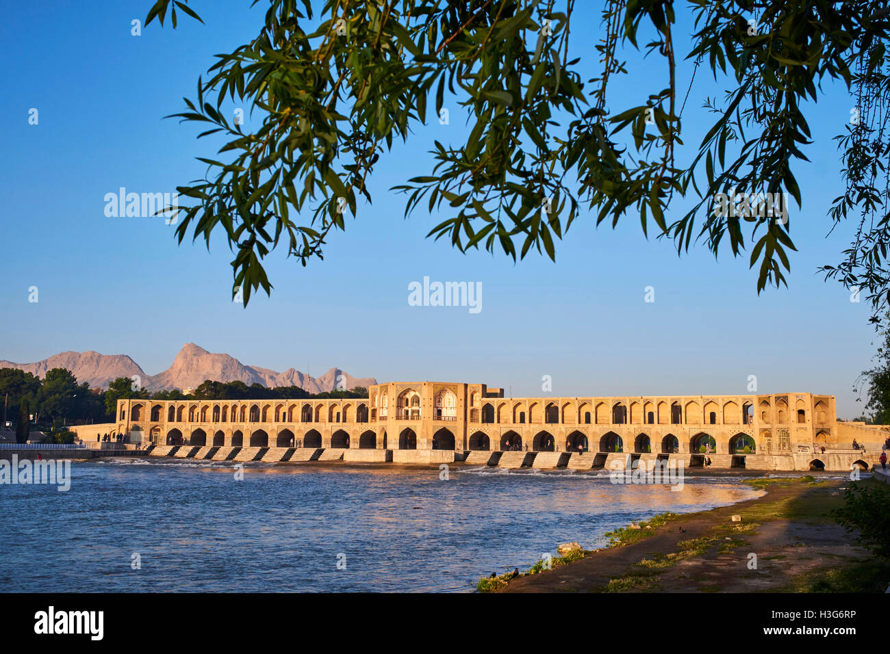 Iran, Isfahan, Khaju bridge on the river Zayandeh Stock Photo - Alamy