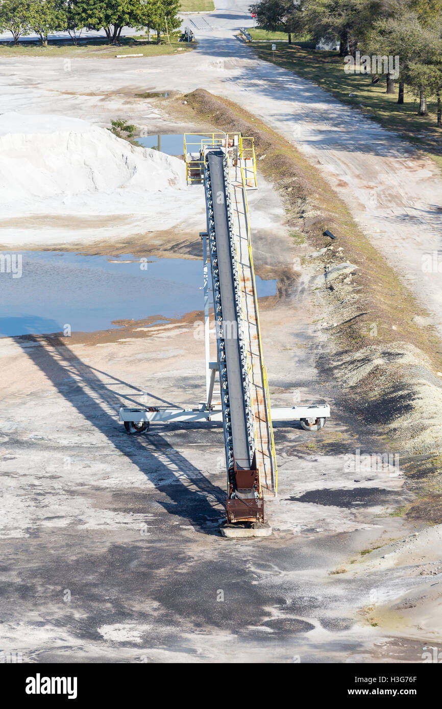 Conveyor operation hi-res stock photography and images - Alamy